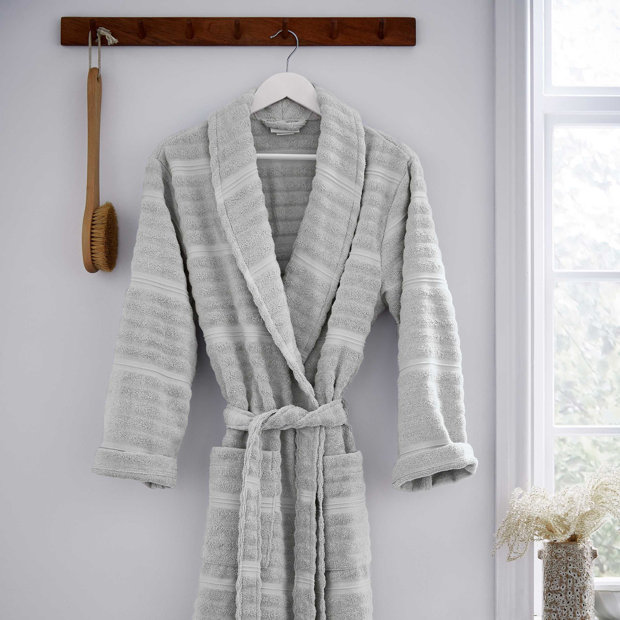 Leif Robes, Cloud Grey – Murmur