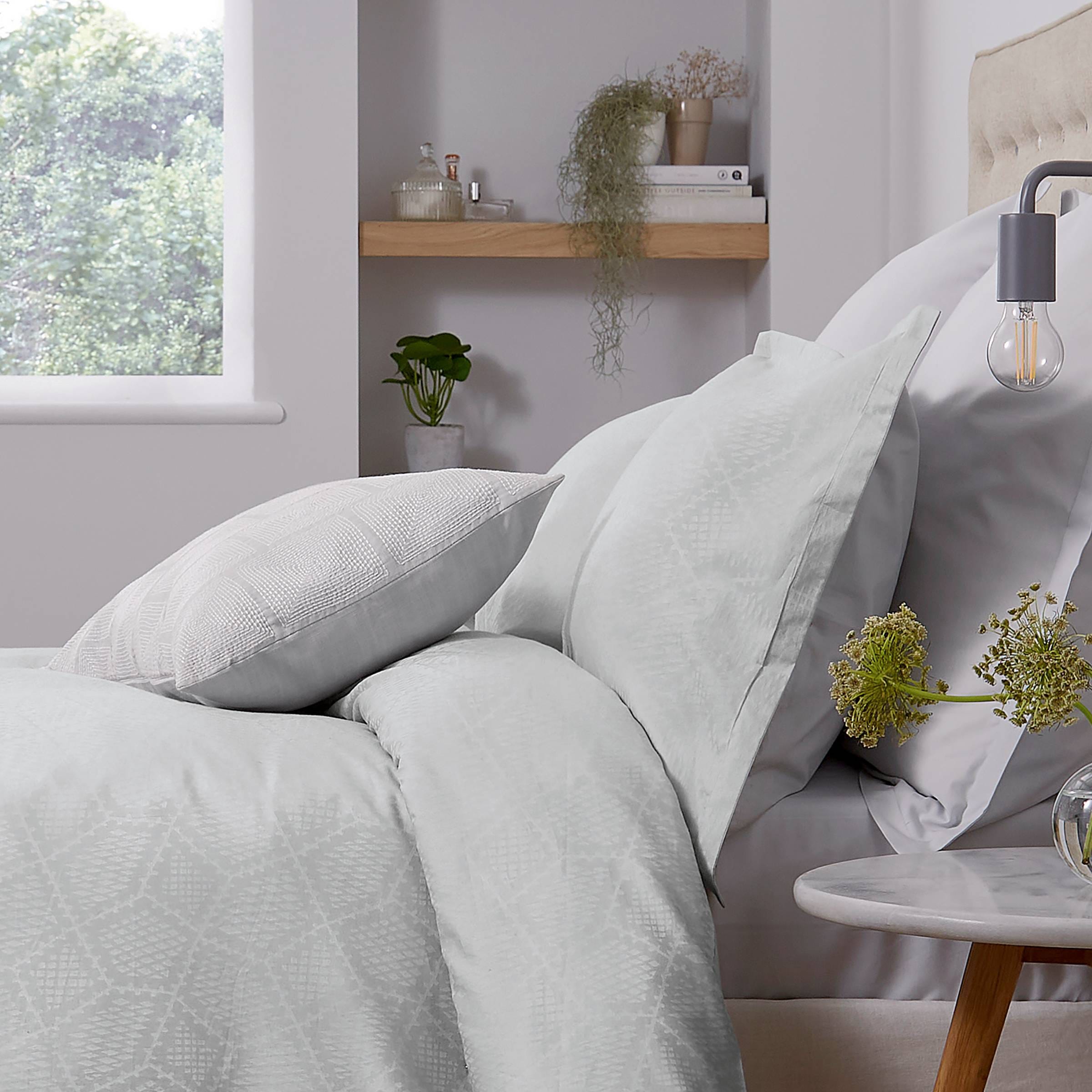 Murmur Bedding Inspired by Nature