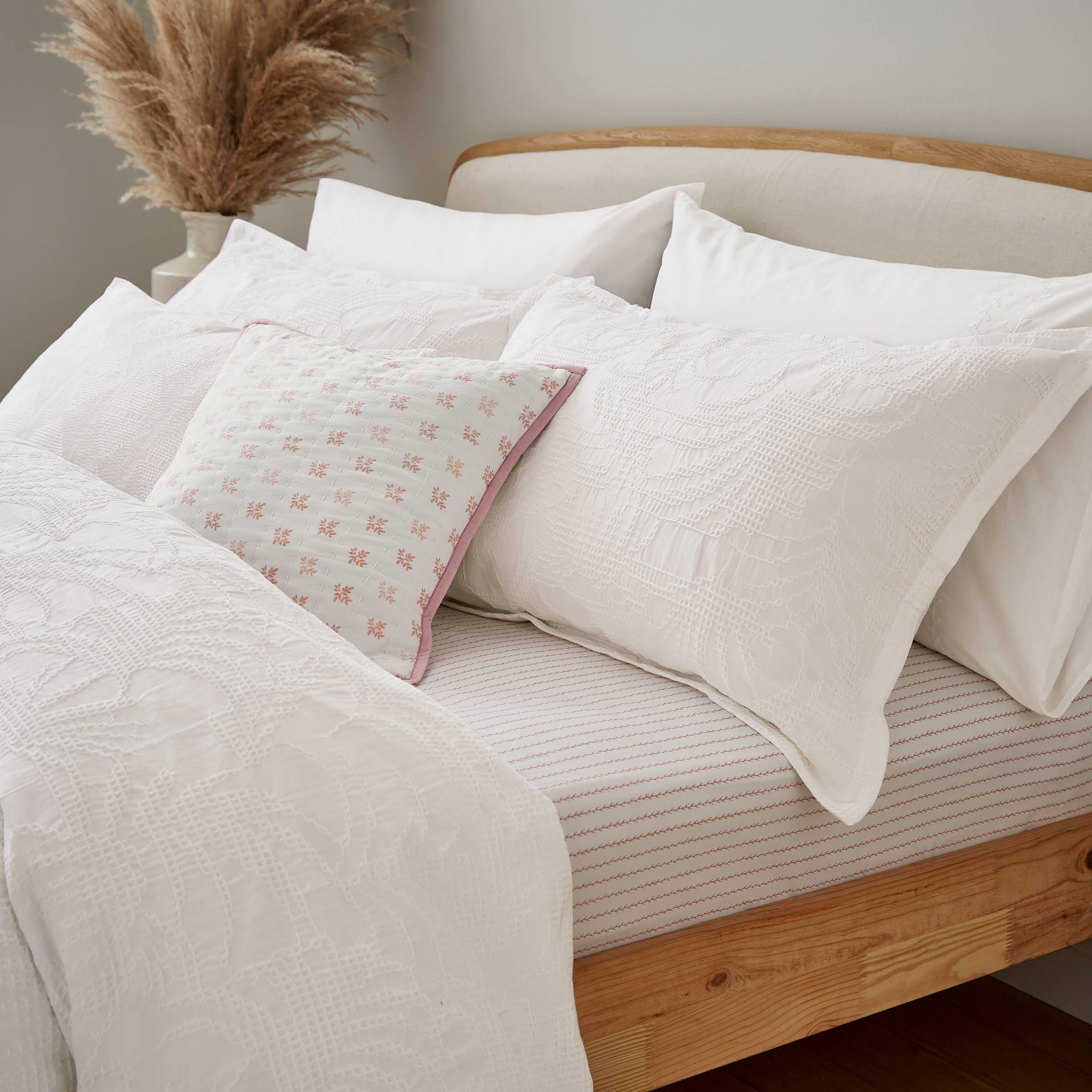 Murmur Iris Bedding White