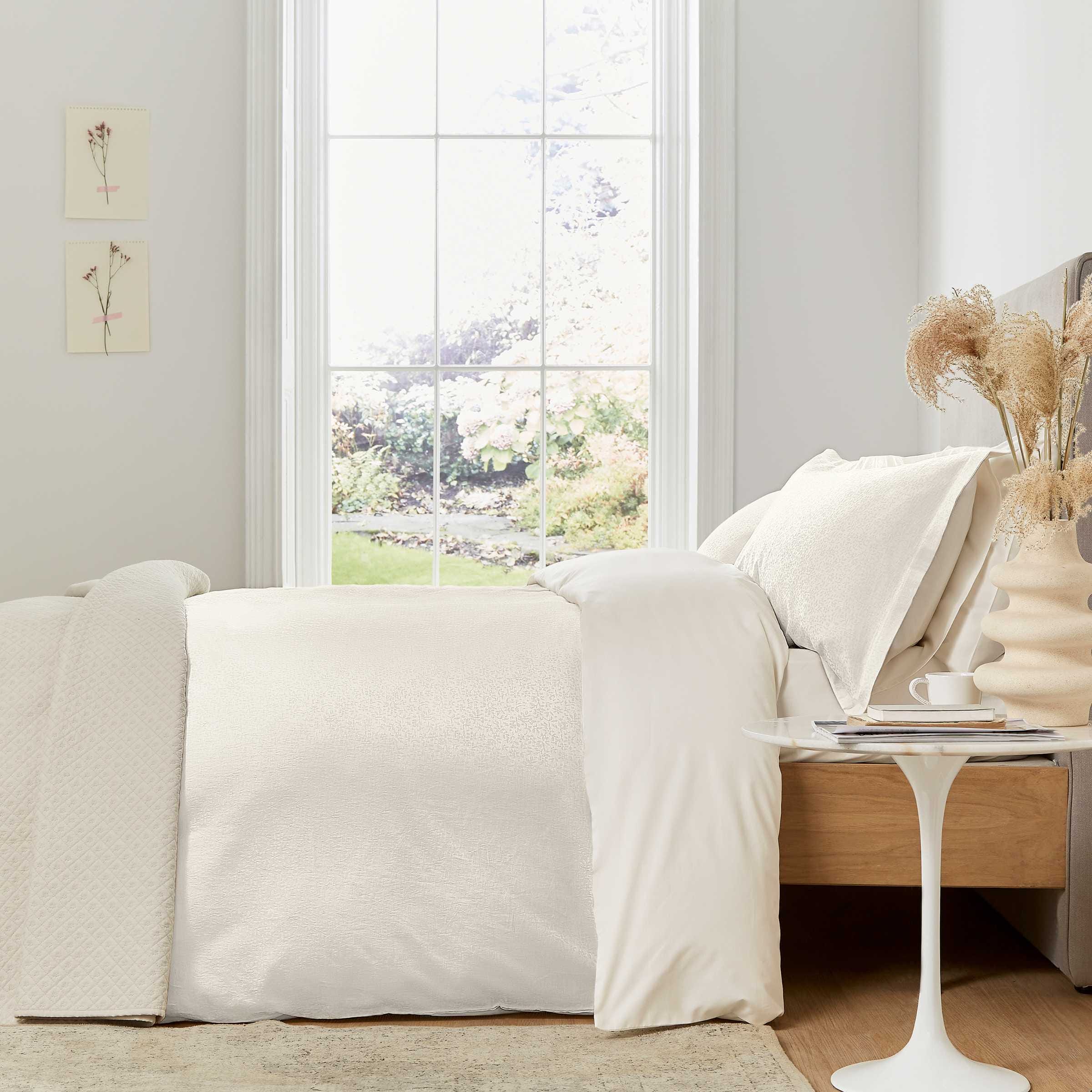 Murmur Meadow Bedding Ivory